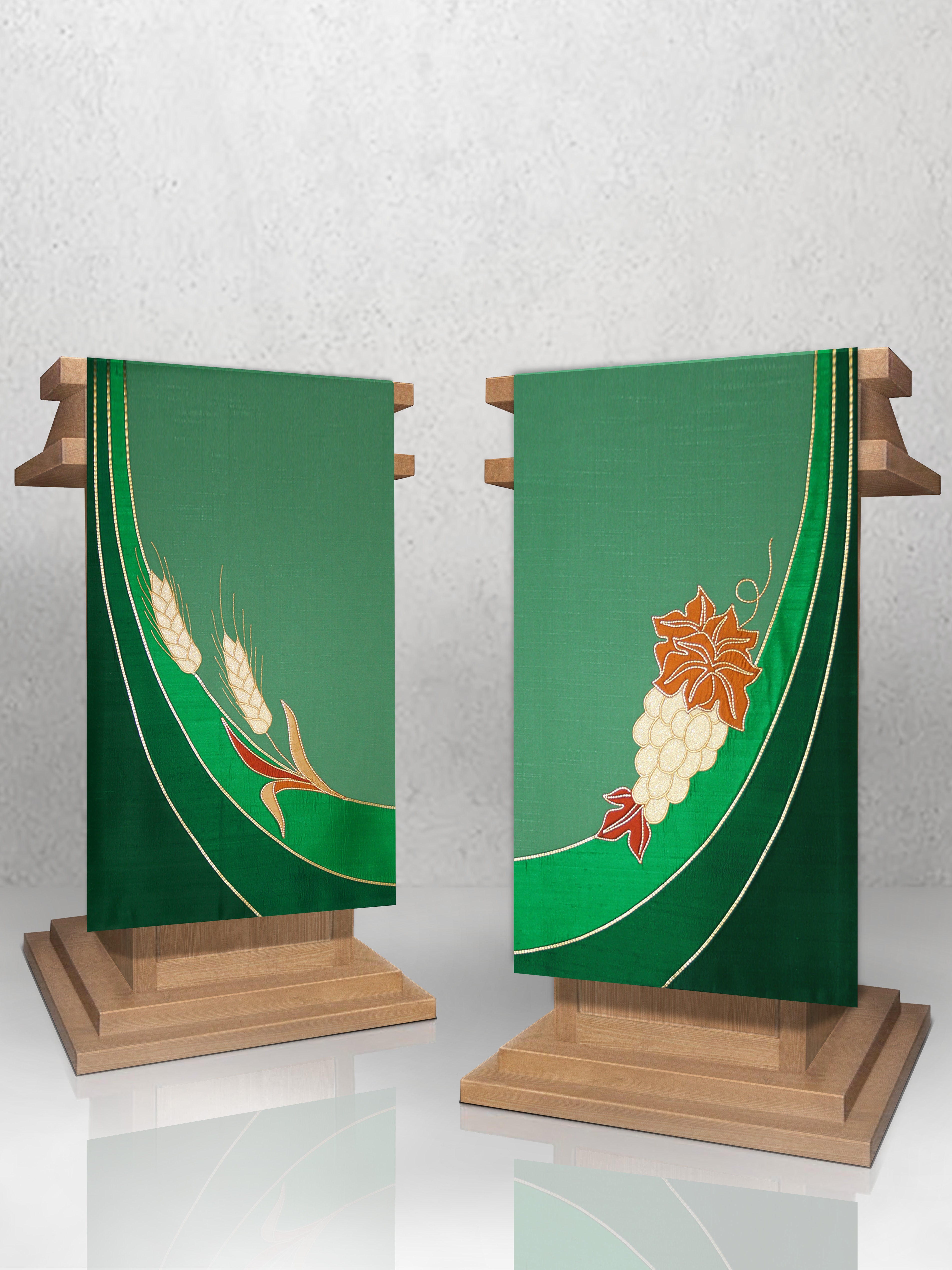 Eucharistic Lectern Hangings in Green – Maison Bouvrier
